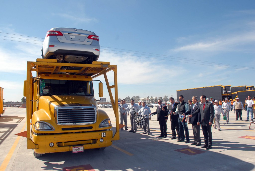 Sale primer embarque de vehículos producidos en la planta Nissan 2 con ...