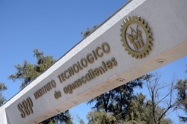 Tres mil 80 aspirantes realizan examen de admisión para ingresar al ...