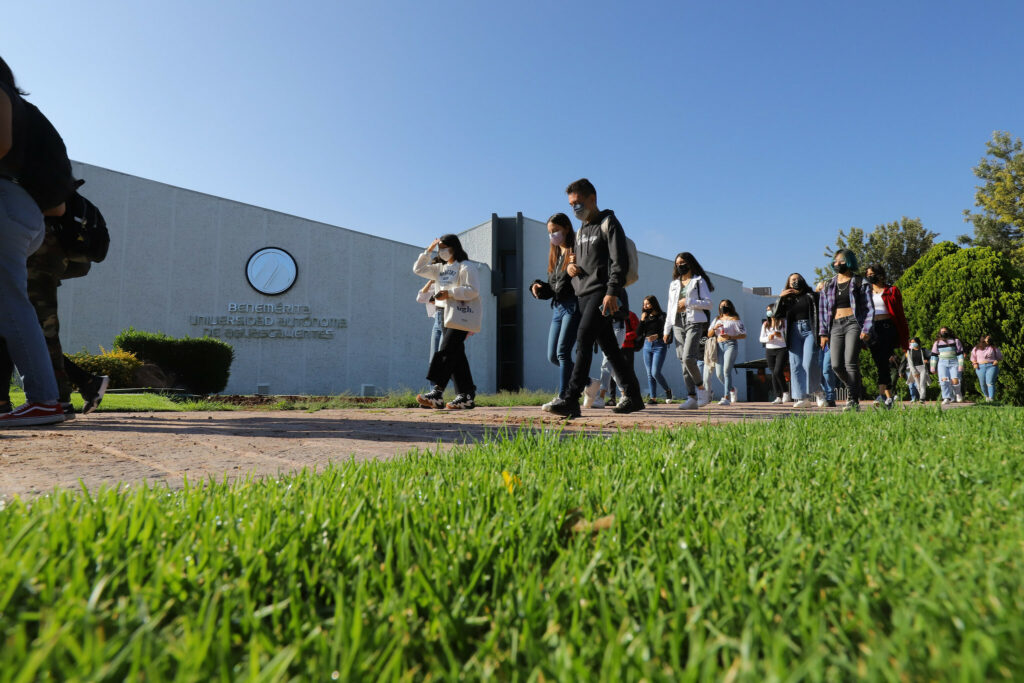 UAA implementará la campaña “Soy gallo” para recibir a estudiantes de ...